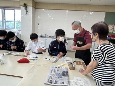2年5組で昔遊びの授業 | 浦添市